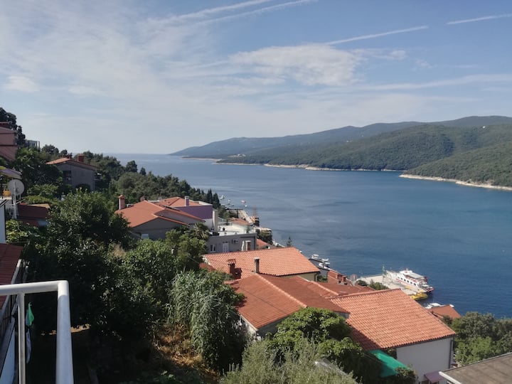 Cozy Family Home With A Great View - Ravni