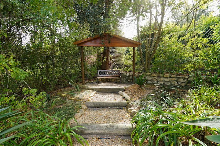 Pumula Lodge: Room 2 (King Size En-suite Shower) - Knysna