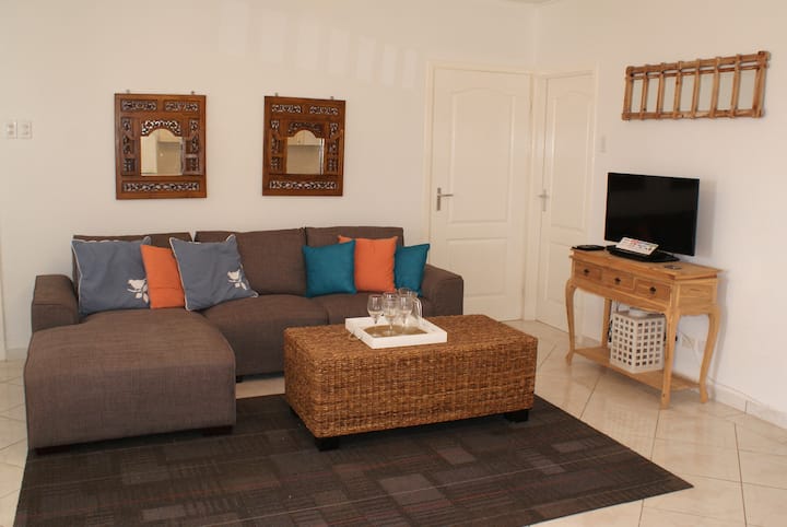 Fully Furn. Nice Apt 15 Walk  Min To Palm Beach - Aruba