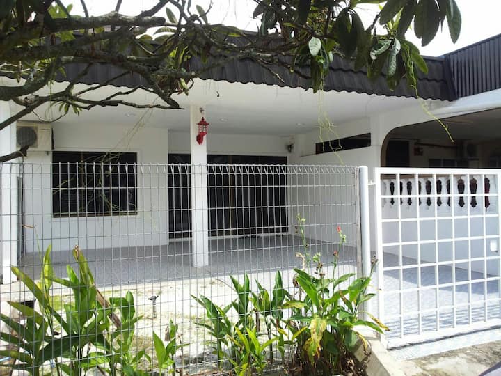 Happy Homestay • 6pax - Kluang