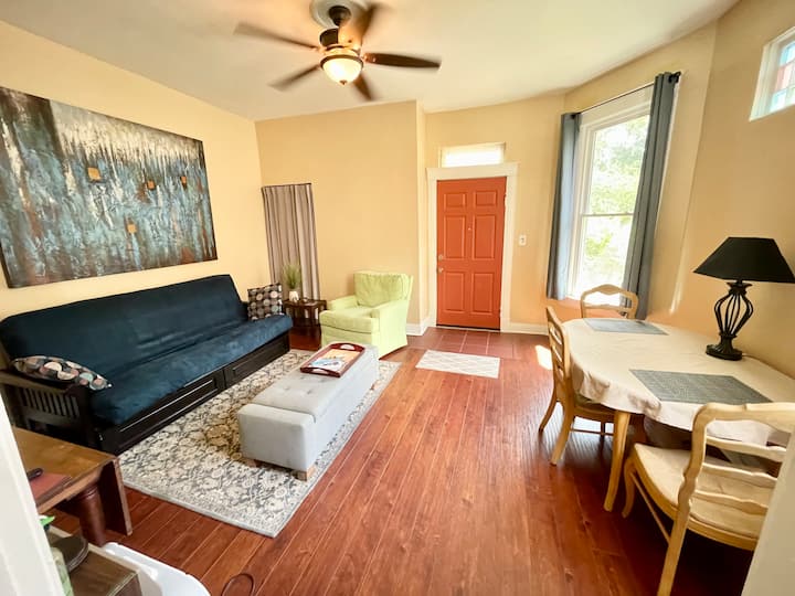 1 Block - Overton Sq, 8 Mins - Beale. Fees Only$15 - Memphis, TN
