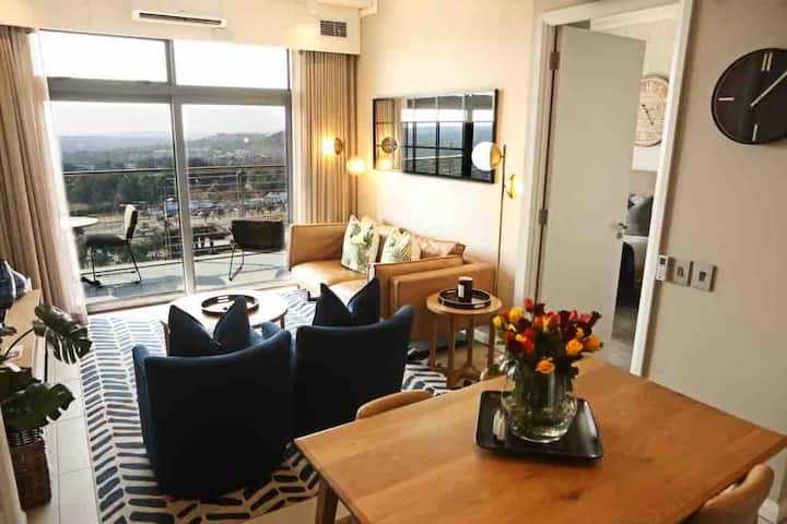 Magnificent View 2 Bedroom Apartment On 13th Floor - Pretoria