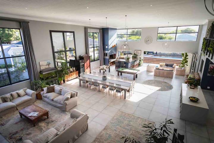Beautiful Entertainers Home With No Loadshedding! - Hermanus