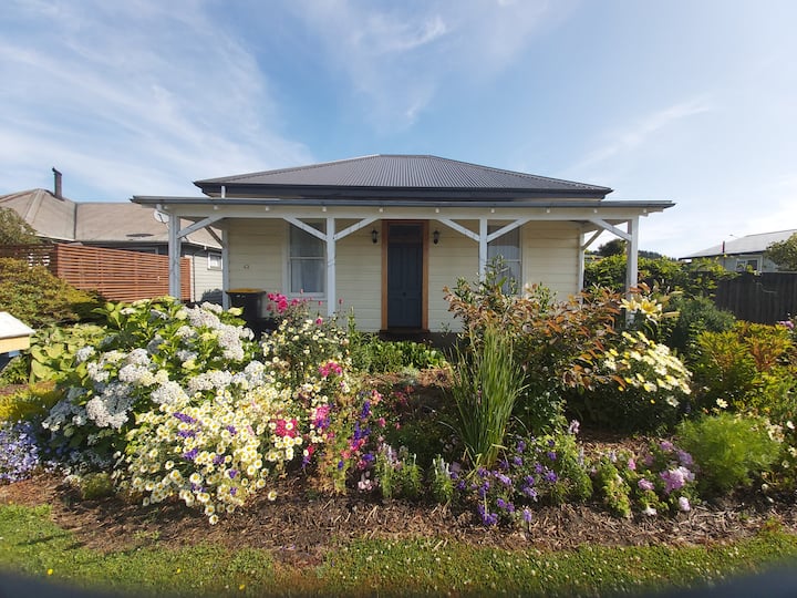 Enjoy A Cosy Cottage With Modernised Interior. - Reefton