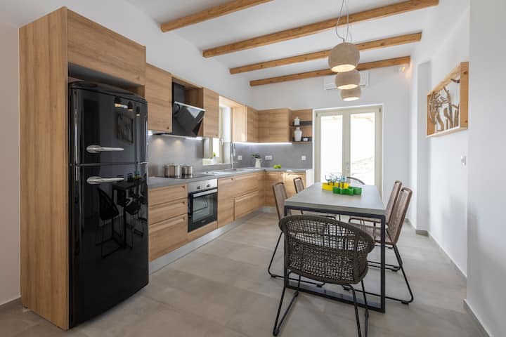 10 Best Luxury Villas In Milos, Greece - Updated 2024 | Trip101