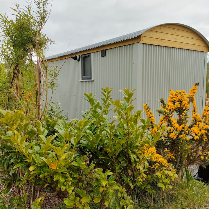 Danú Shepherd's Hut Dingle Way Glamping - Dingle Peninsula