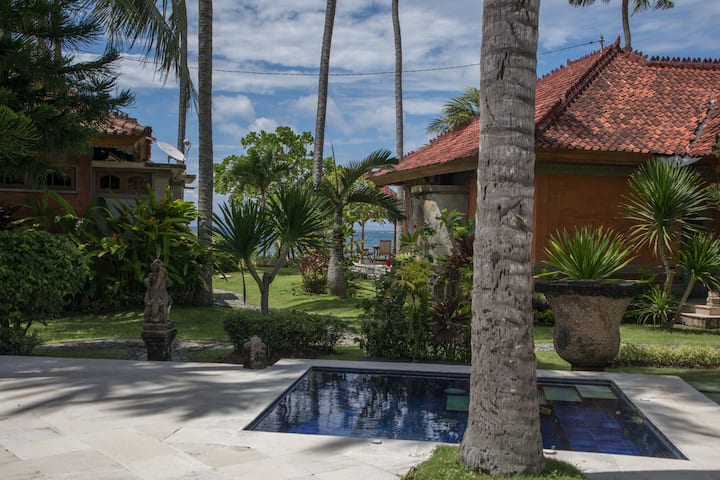Relax On Waterfront Property In Villa Laksmana - Indonésie