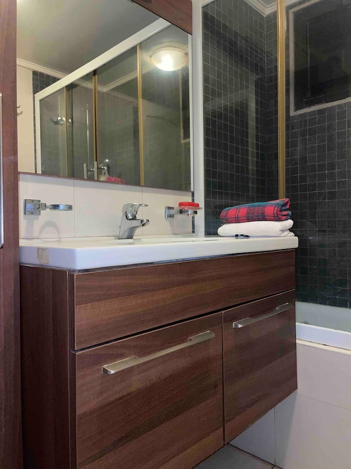 A Stunning One En-suite Bedroom Apartment - Beyrouth