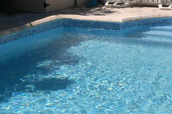 T2 Et Piscine Uvc_bouées_trampoline - Marignane