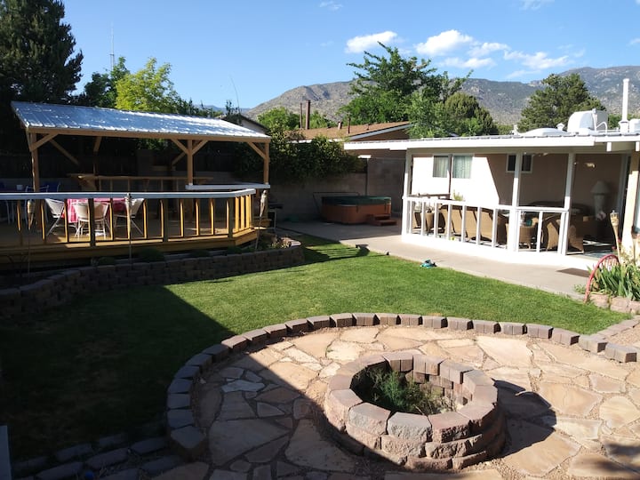 Cozy Home In The Ne Heights  With Hot Tub - Albuquerque