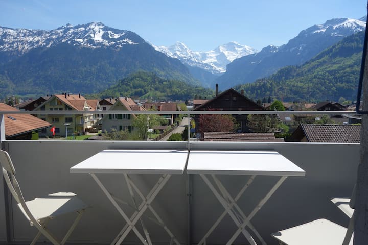Getinterlaken > Rooms With A Double View - Interlaken
