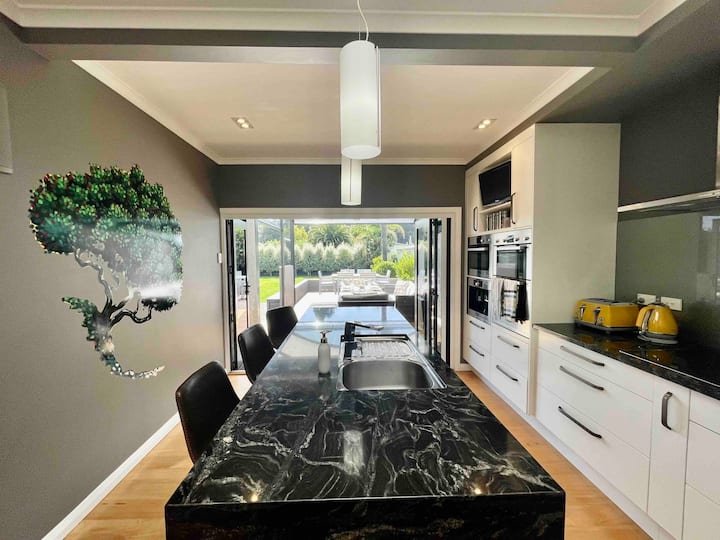 Art Deco Retreat - Napier - Napier