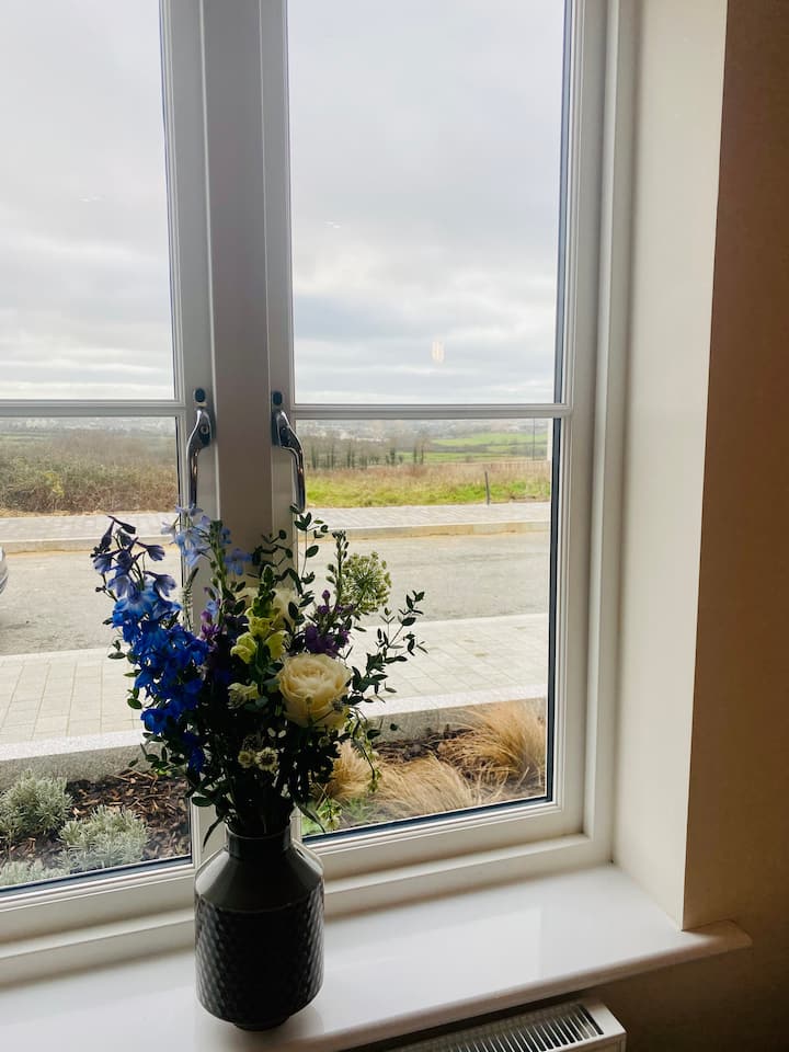 Brand New Modern Cornish Family Home. Sleeps 6 + - Porthtowan