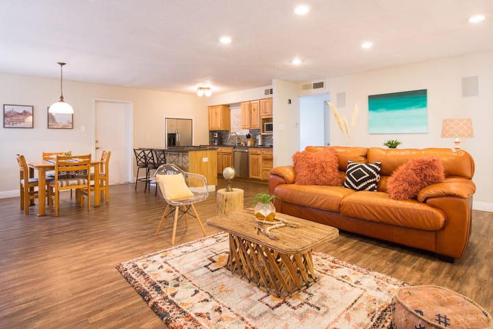 Mountain Side Gem - Albuquerque, NM