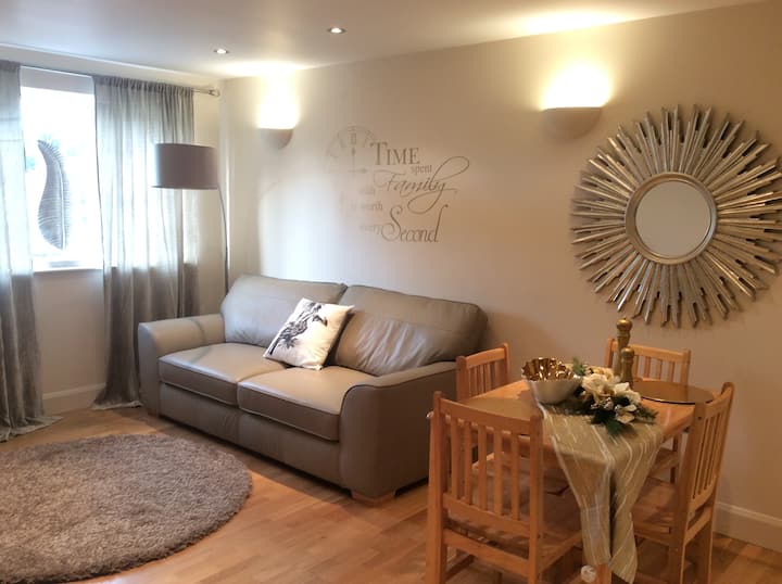 2 Bedroom Modern Flat In Watford - Watford