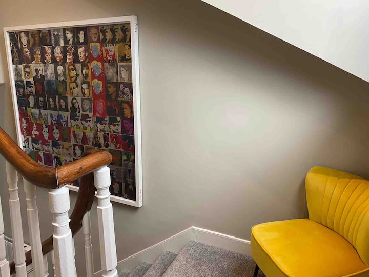 Lovely 1 Bedroom Loft Studio Apartment - Belfast