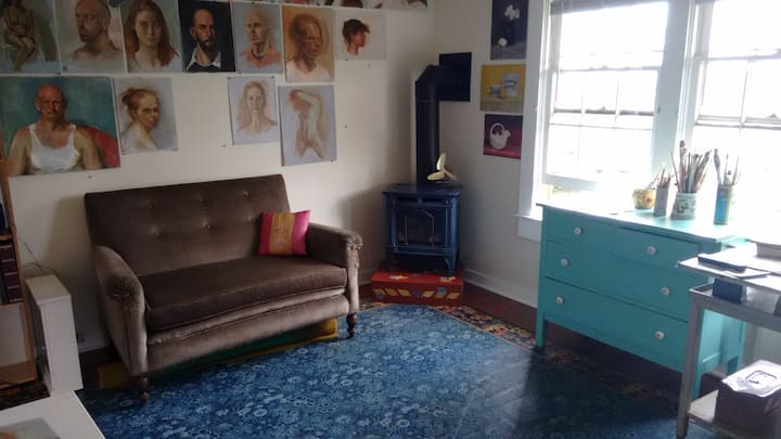 Top Floor Apartment; Charming And Private - Seattle, WA
