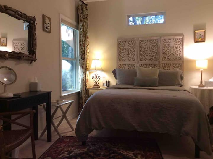 Private Suite South A St , Downtown Pensacola - Pensacola, FL