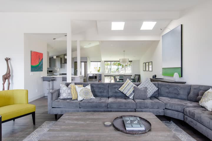 Walk To The Beach From A Sunny Condo - Encinitas, CA