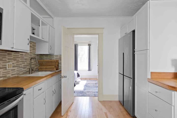 New Renovation:  Parking & Yard, Hill Section! - Burlington, VT