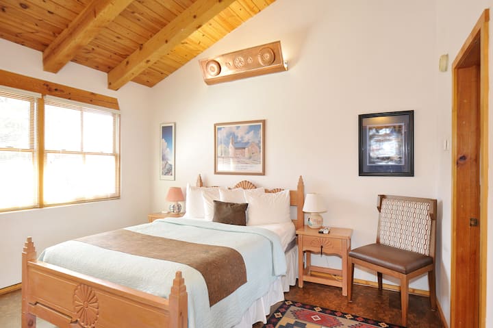 The Guadalupe Inn Room 12 - Santa Fe, NM