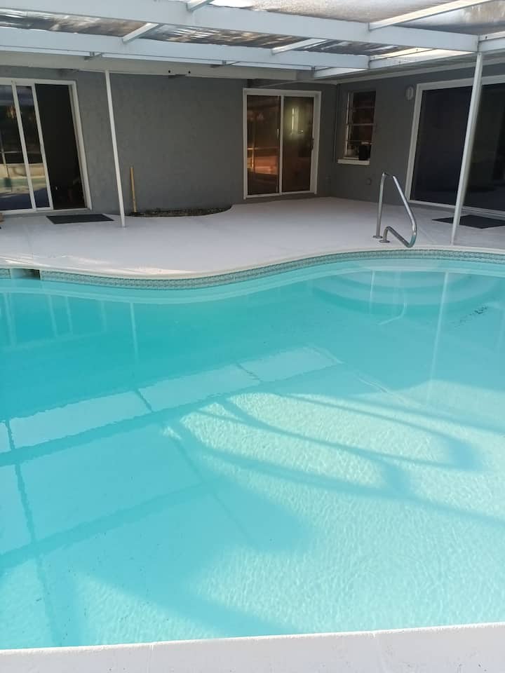 Pool Home Near Beaches - Tarpon Springs, FL