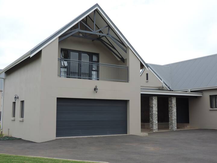 The Living Collective Luxury Loft @ 6 - 