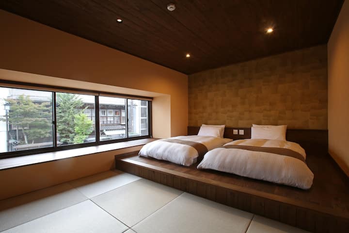 Iori Goto【駅・古い町並み徒歩2分＆朝食付＆ペットと泊まれる＆和モダンスタイル】 - Takayama