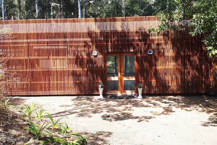 Stay @ The Cube - Montville