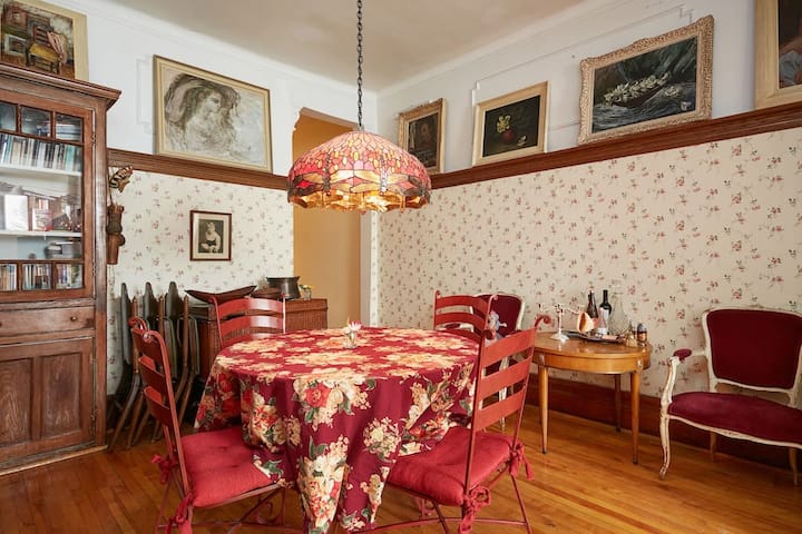 Room Available In Turn-of-the-century 2-bdrm Apt - Montreal