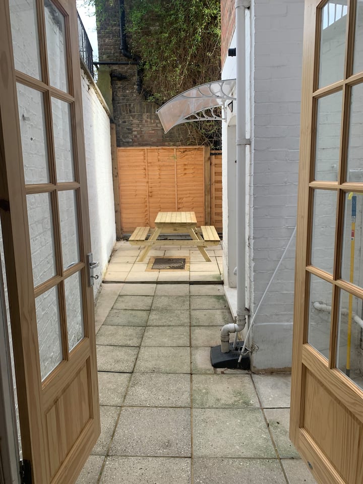 Cosy Garden Cottage | Walk To Thames & Tube - Fulham