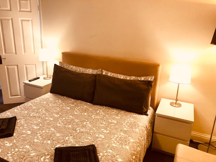 Ac Lounge 125a (Room B) Rochford
Southend On Sea - Southend-on-Sea