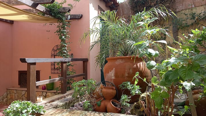 2 Bedroom Lagos 
Townhouse With Inner Courtyard - Lagos