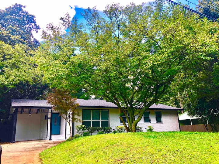 Stylish Contemporary City Ranch - Smyrna, GA