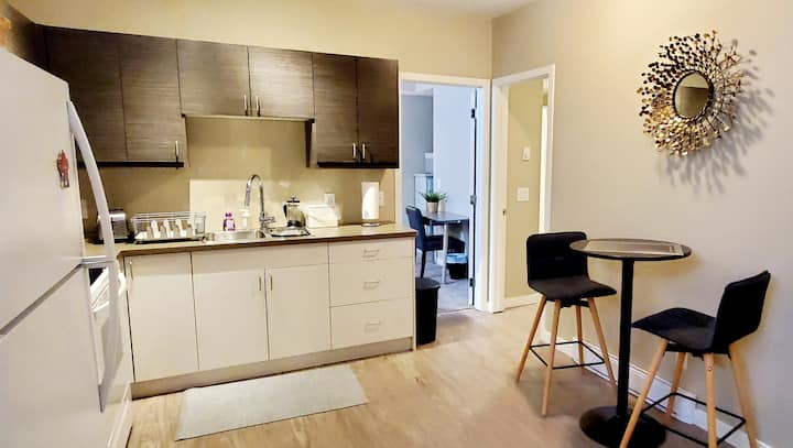 Cozy Lower Level Suite - Country Hills Nw - Calgary