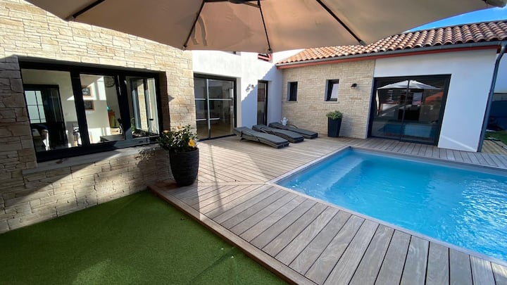 Maison Lumineuse Avec Piscine - Bayonne