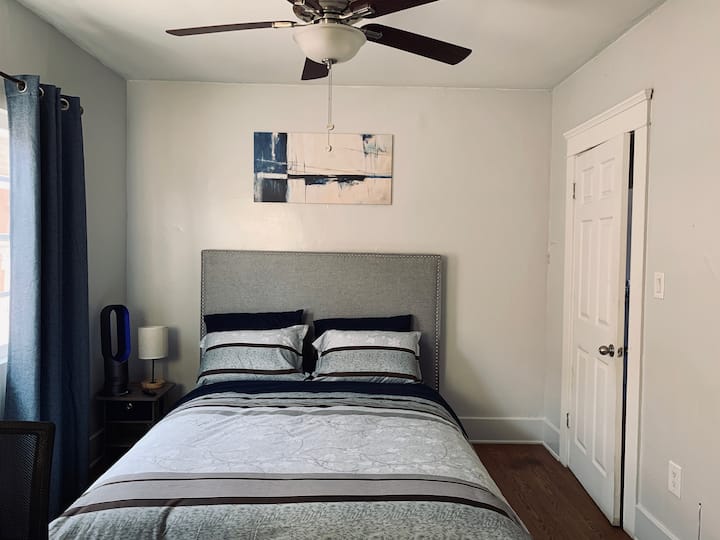 Comfortable Room With A/c In North Park - San Diego, CA