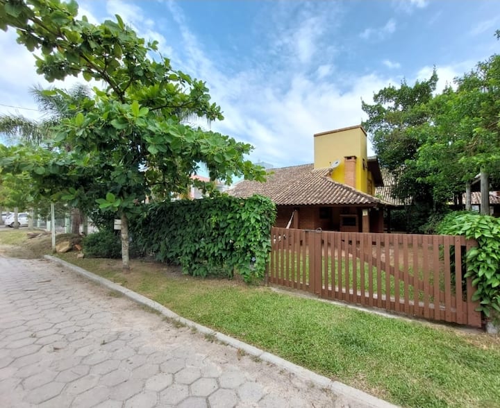 Casa Na Ferrugem Para Familia Pertissimo Da Praia! - Garopaba