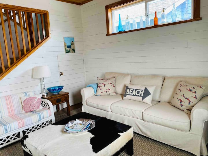 Port Aransas Boho Beach Cottage - Port Aransas, TX