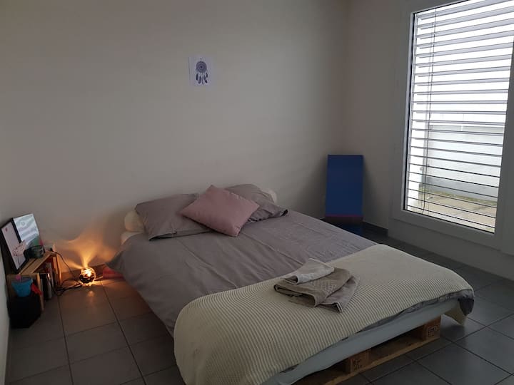 Chambre Agréable Avec Balcon - Yverdon-les-Bains