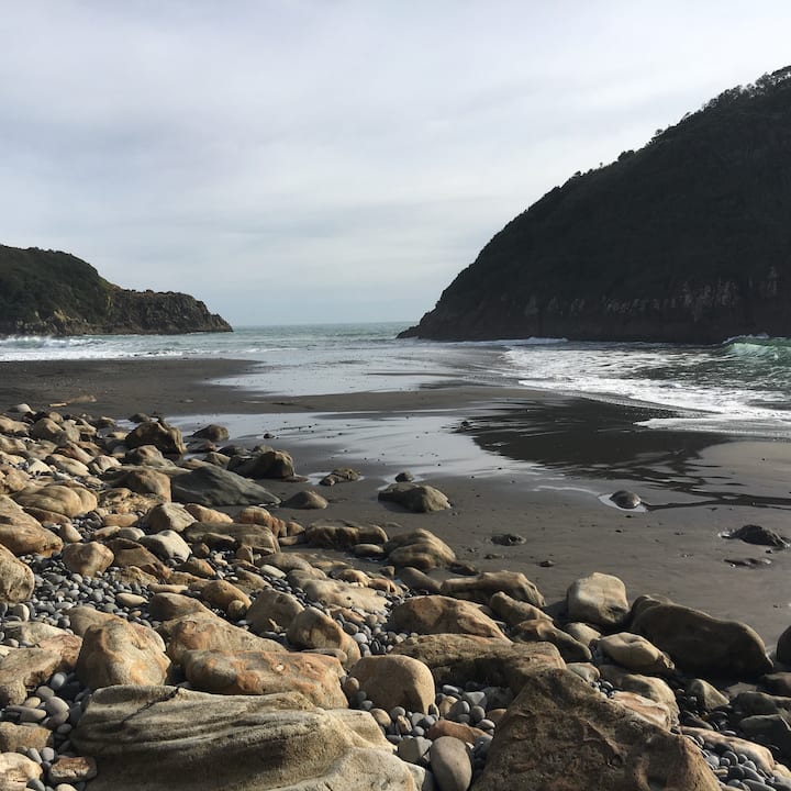 New Plymouth
Chill With Great Sea Views - New Plymouth
