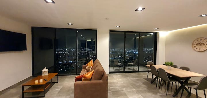 Amplio Y Acogedor Dpto. Con Vista Espectacular! - Querétaro