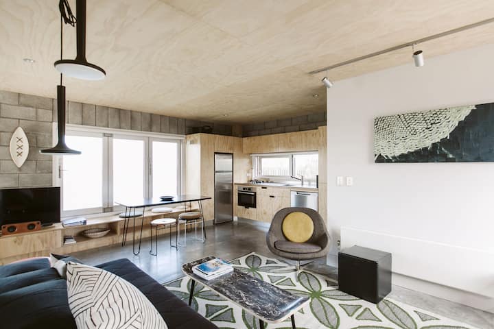 Stunning Sea View Apartment - Wellington