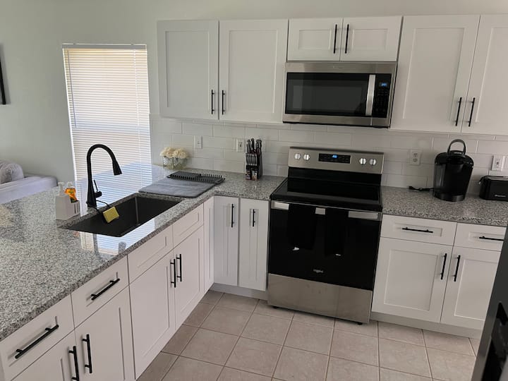 *Modern 2/2 Cottage With Spacious Backyard* - Bahia Beach, Ruskin