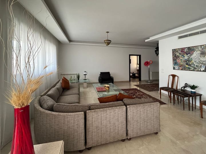 Comfortable And Charming Apt - Beirut