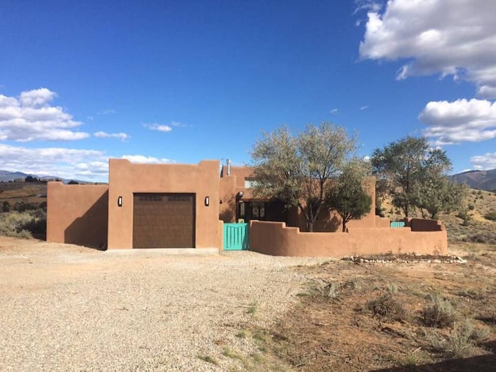 Perfect Home For A Quiet Getaway Or Ski Vacation - Taos, NM
