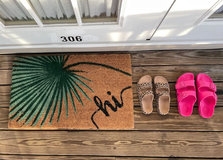 Newly Updated Family-friendly Bungalow | 2br/2ba - Laguna Beach, FL