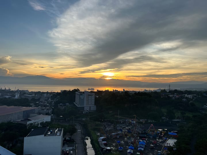 2 Bedroom Condo Unit With Amazing Balcony View! - Cagayan de Oro