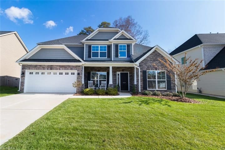 Great Family Place To Stay Out Of The City - High Point, NC