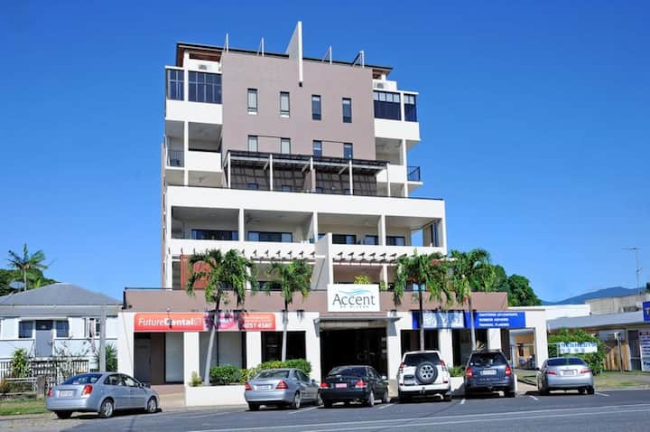 Rare 3-bedroom Tropical Apartment - Cairns